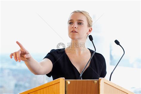 演讲的女性高清图片下载 正版图片501441151 摄图网