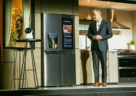Stage Fright Strikes Lgs Smart Home Robot Cloi” At Ces 2018