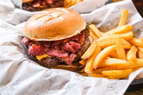 Carls Jr New Restricted Version Smoked Brisket Massive Angus Burger