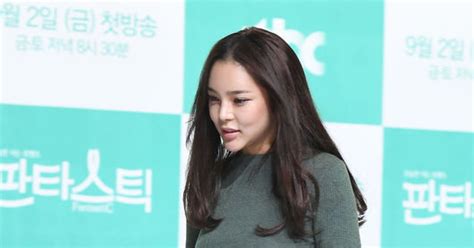 사진 박시연 볼륨감 넘치는 몸매