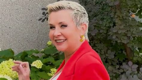 Nathalie Simard Fait La Une Dun Magazine Et Montre La Photo Vedette Québec