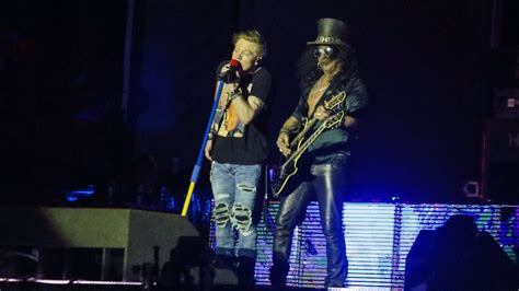 Slash Offenbart Geheimnis Es Ist Fix Gunsnroses Arbeiten An Neuem