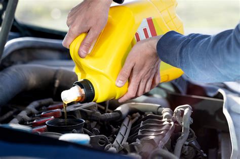 SAE 30 vs 10W-30 Oil Comparison (Which One Should You go for?) - My Car ...