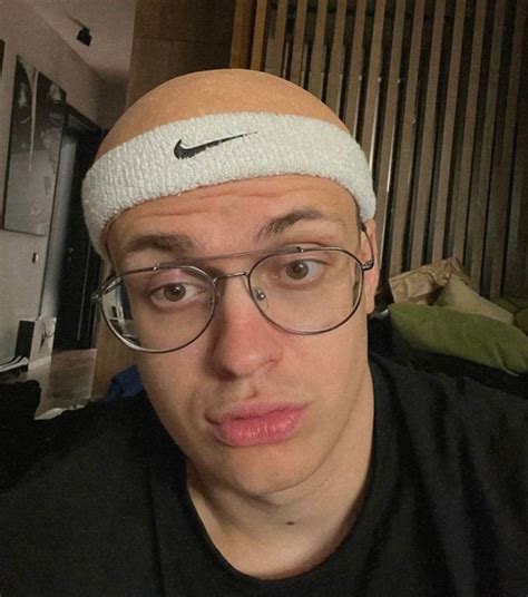 Бустер готов побриться налысо за 1 000 000 «Ну за лям я бы сделал Это такая сумма которую мне