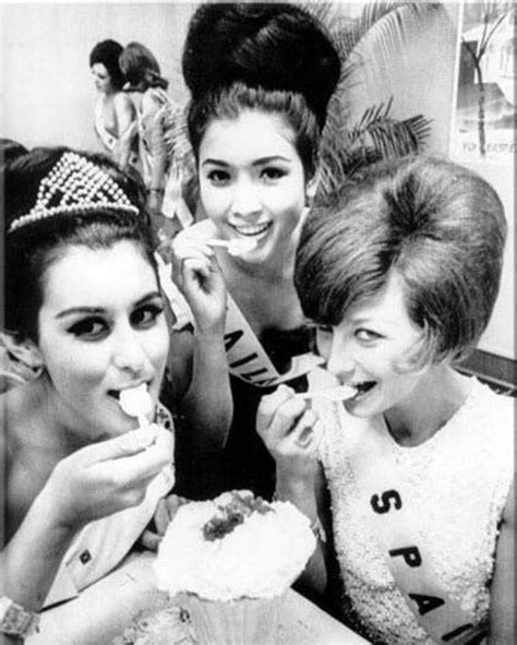 ปุ๊ก อาภัสรา ย้อนภาพ หม่อมโจ้ ลูกชายคนโตกับคุณพ่อ แต่แฟน ๆ แห่ทักความสวยคุณแม่ The Bangkok Insight