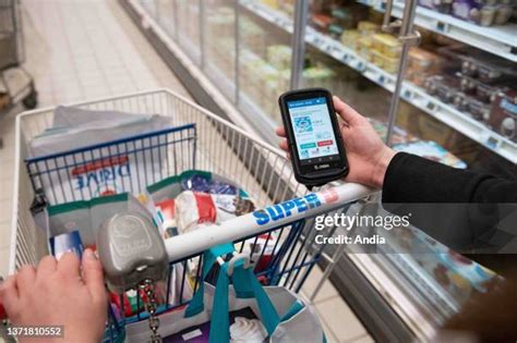 Picker Packer Photos And Premium High Res Pictures Getty Images