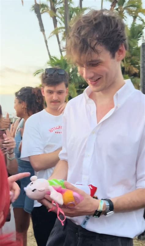 Pin By Tigerlily On Wilbur Soot Pics Hot British Men British Babes Wilbur