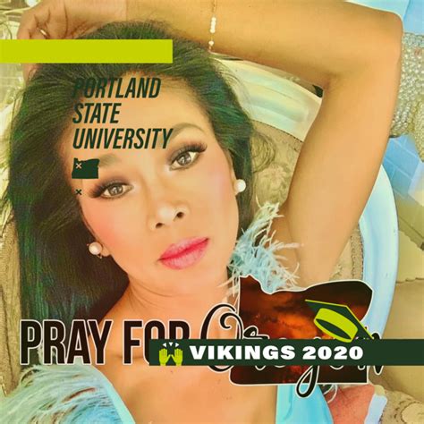 ดอกอ้อ ทุ่งทอง ดอกอ้อ ทุ่งทอง Added A New Photo