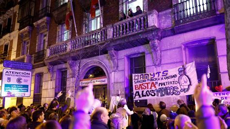 Acaba El Encierro Ilegal De Los Sanitarios De Extrema Izquierda De