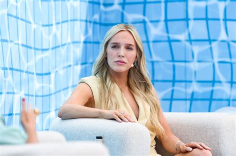 Alex Cooper Of Call Her Daddy Signs Massive Nine Figure Contract The Spun