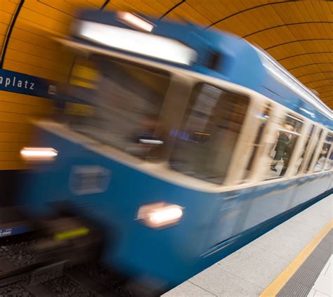Sex In Der U Bahn Ruft Polizei Auf Plan News Nordbayerischer Kurier