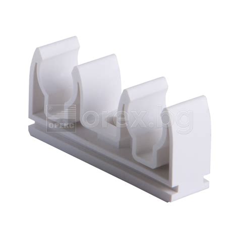 Скоба за пластмасова тръба двойна Ø16