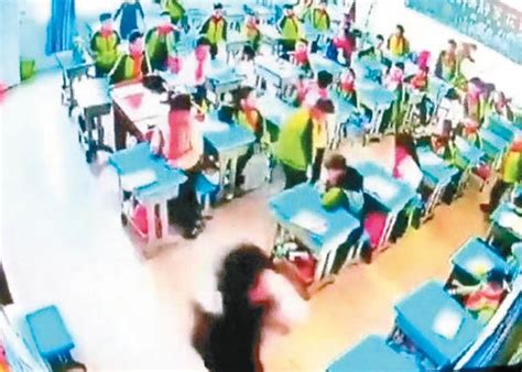教唆學生體罰同窗 老師丟職 東方日報