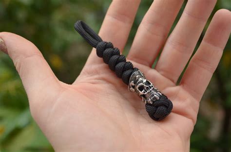 Темляк из паракорда с Черепом Пирата Черная Борода латунь нейзильбер бронза ручного литья брелок