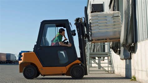 How To Improve Safety In Loading Dock Facilities