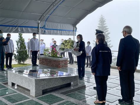 蔡總統五指山追思李登輝 不忘故人赴史明墓前致意 政治 中央社 Cna