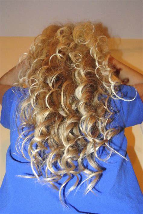 Bottom View Of Long Blonde Curly Hair Long Blonde Curly Hair Blonde Curly Hair Curly Hair
