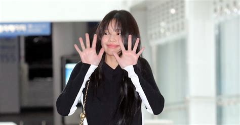 블랙핑크 제니 귀엽게 인사하는 젠득이[★포토]