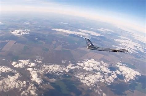 Российские бомбардировщики и истребители перехватили вблизи воздушных пространств США и Польши