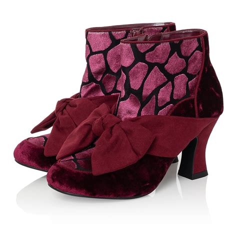 Seren Giraffe Wine Ruby Shoo