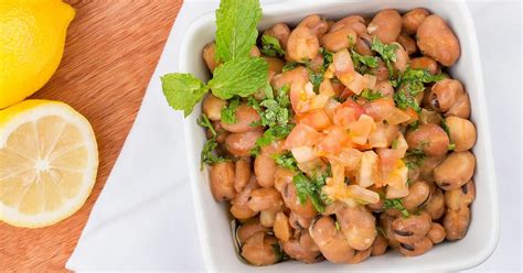 З чого приготувати пісний салат на Святвечір — пісний салат на Різдво — салат з квасолею рецепт