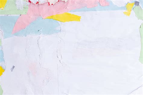 오래된 흰색 그런지 찢어진 콜라주 포스터 는 텍스트 또는 이미지를위한 복사 공간이있는 구겨진 종이 플래카드 텍스처 배경을 주름 0명에 대한 스톡 사진 및 기타 이미지