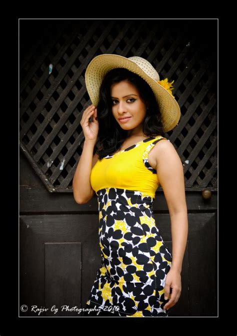 Srilankan Most Hot Girls Mix Photos