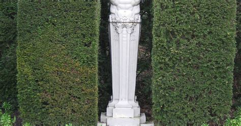 Jardín De Plantas De Ruan En Ruan France Tripomatic