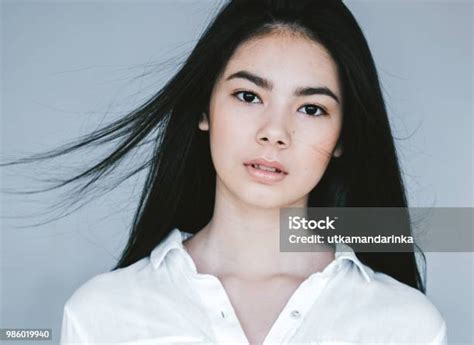 아름다움 아시아 여자 얼굴 초상화입니다 아름 다운 스파 모델 완벽 한 신선한 깨끗 한 피부를 가진 여자 갈색 머리에 대한 스톡 사진 및 기타 이미지 Istock