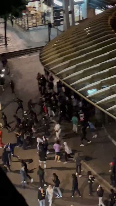 Svtv News On Twitter 🇫🇷 Во Франции крупнейшие расовые погромы с 2005 года После убийства 17