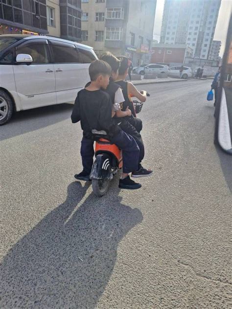 Dmnn БИД ИЙМ ХОГИЙН АРЧААГҮЙ ТӨРТЭЙ БАЙХ ШААРДЛАГГҮЙ‼️‼️ Иргэн Т Эрдэнэчимэг Зам дээр нас