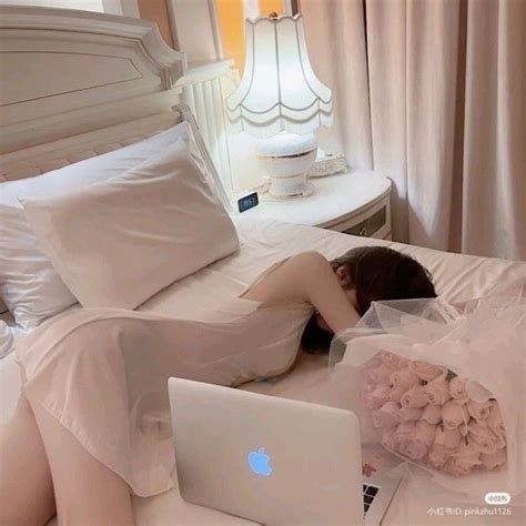 Ghim của trên Ваши пины Hình ảnh Giường Váy gợi cảm