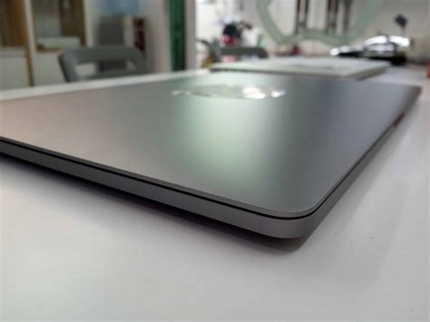 Macbook Pro 15 Inch 2018 Mr932 Like New