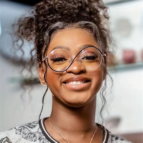 10 Best Eyeglasses For Round Face Shape Updated 53 Off
