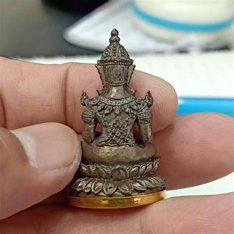 พระกริ่งมหาจักรพรรดิ์ หลวงปู่แสน อายุ 111 ปี วัดบ้านหนองจิก จ ศรีสะเกษ ปี 2561 เนื้อสัมฤทธิ์ก้น