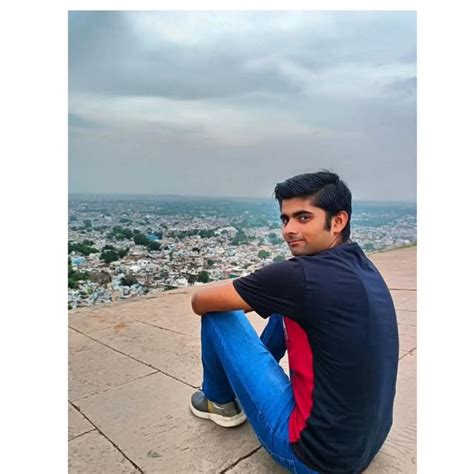 यवरज सह रजवत oye yuvii25 Threads Say more