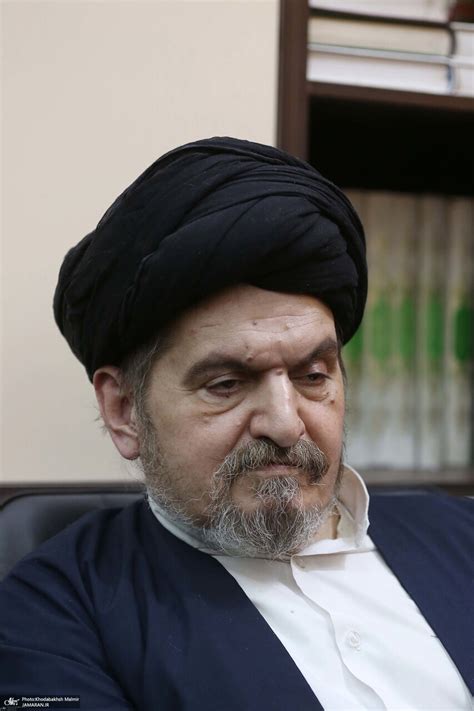 چهره غمگین سیدحسین خمینی در مراسم ختم مادرش تصاویر