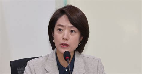 고민정 김건희 계엄 당일 성형외과 너무나 기괴해“