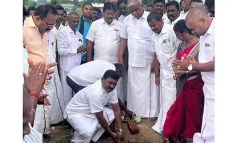 Construction Of Classroom Buildings வி மாமாந்தூர் அரசு பள்ளி வளாகத்தில் புதிய வகுப்பறை