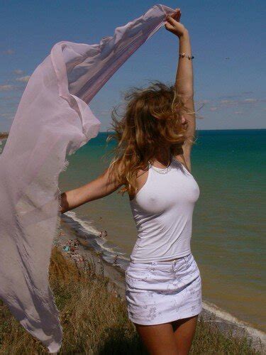 Braless Nipples Bellioz