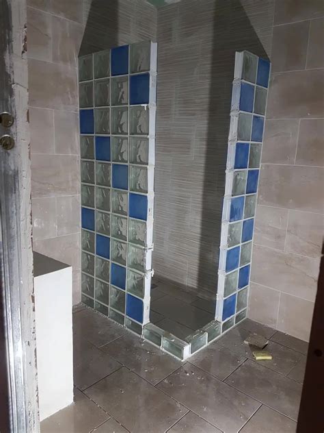 Ντουζιερα χτισμένη με υαλοτουβλα By Οικοδ Εργασιες ανακαινισεις