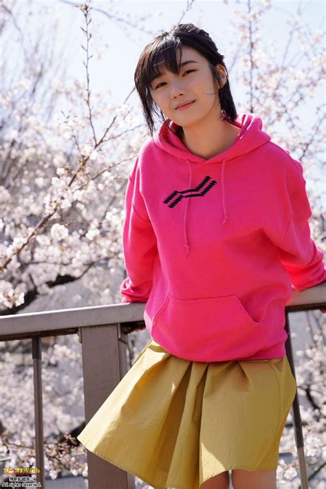 Quarter Zip Hooded Jacket Rain Jacket Windbreaker Idol Actresses Athletic Jacket Human