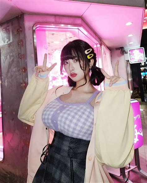 Cute Busty Asian R Busty Hide