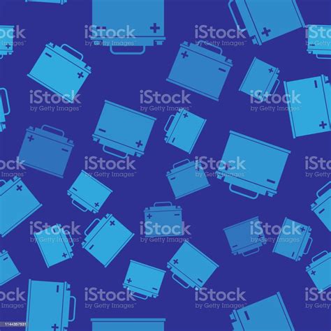 블루 자동차 배터리 아이콘 파란색 배경에 고립 된 완벽 한 패턴입니다 축 압 기 배터리 에너지 전력 및 전기 축 압 기 배터리