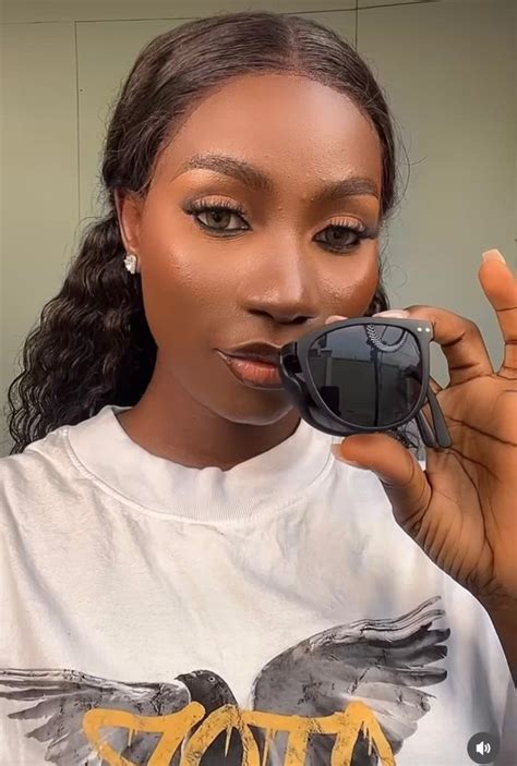𝙎𝙖𝙣𝙩𝙖 🌴 On Twitter Rt Ewaoyin Everyone Should Own A Foldable Glasses 🫢 ️ ️ ️ Good