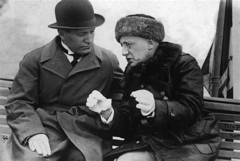 Gabriele Dannunzio El Gran Poeta Italiano Fundador Del Fascismo Al