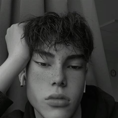 Kaydettiklerim Panosundaki Pin Saç