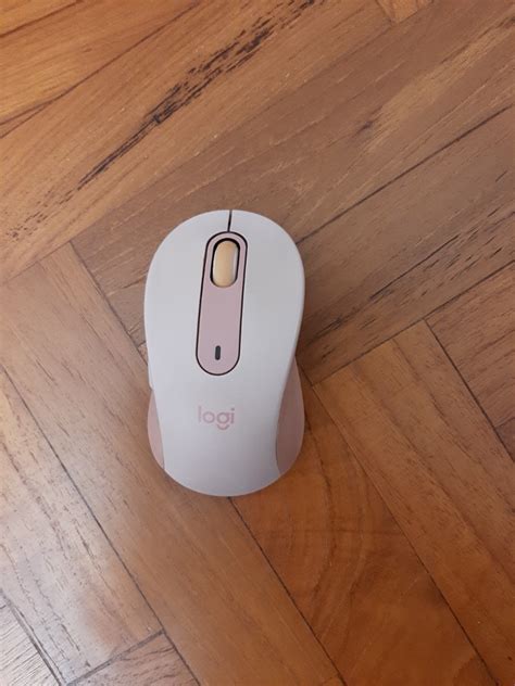 Logitech Wireless Mouse M650 Computers And Tech Parts And Accessories Mouse And Mousepads On Carousell