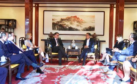 赵卫平副会长会见美国国会议员助手团 中国人民外交学会官网