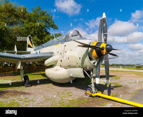 Maritime Reconnaissance Aircraft Fotos Und Bildmaterial In Hoher
